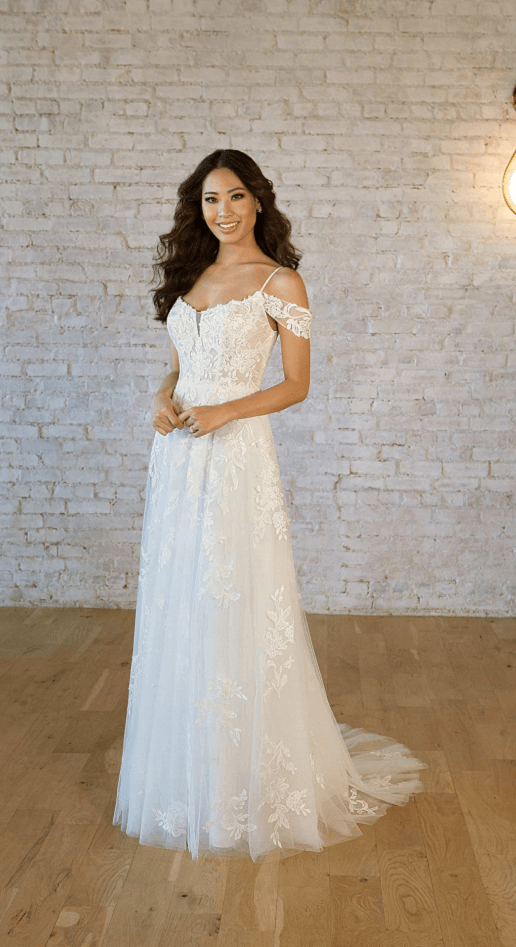 Thalia - The White Dress