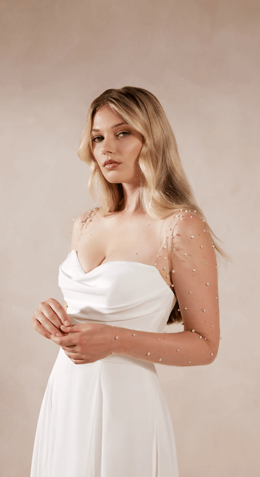 Eliora - The White Dress